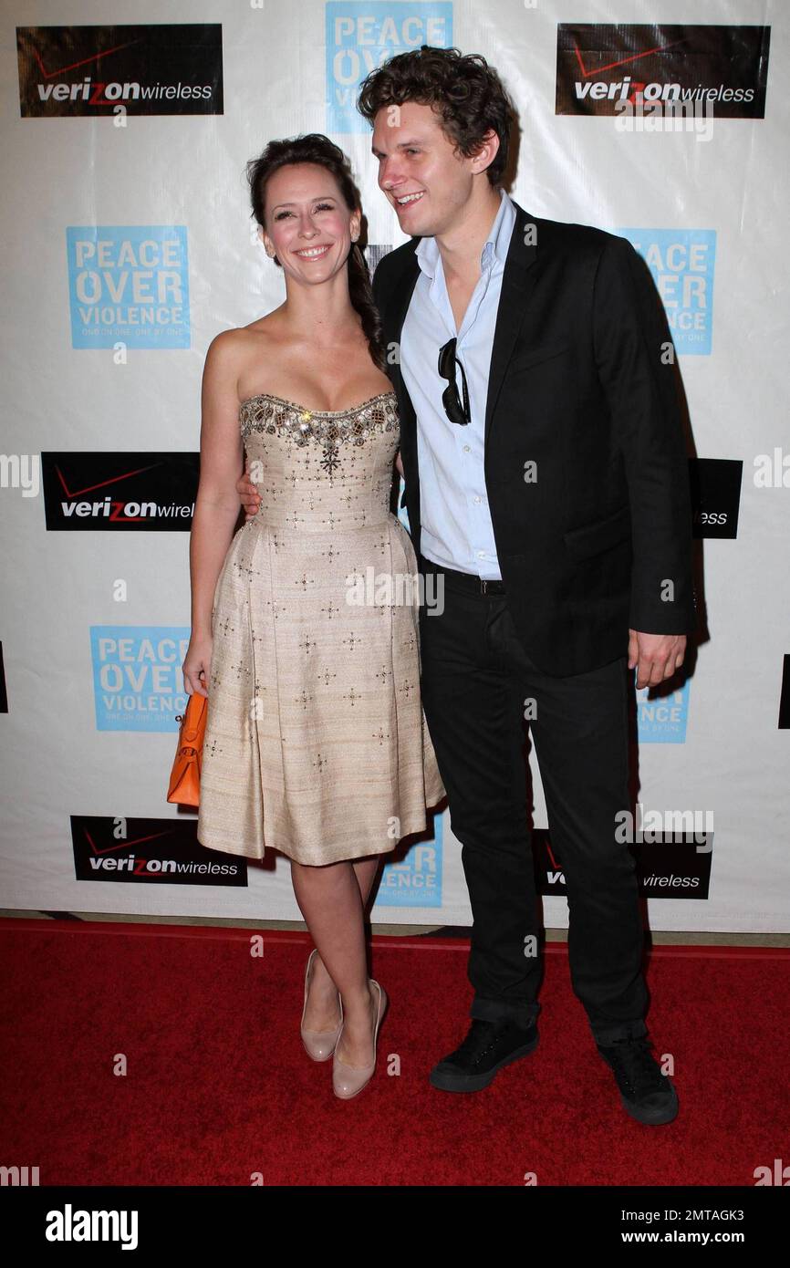 Jennifer Love Hewitt and new boyfriend Alex Beh attend Peace Over ...