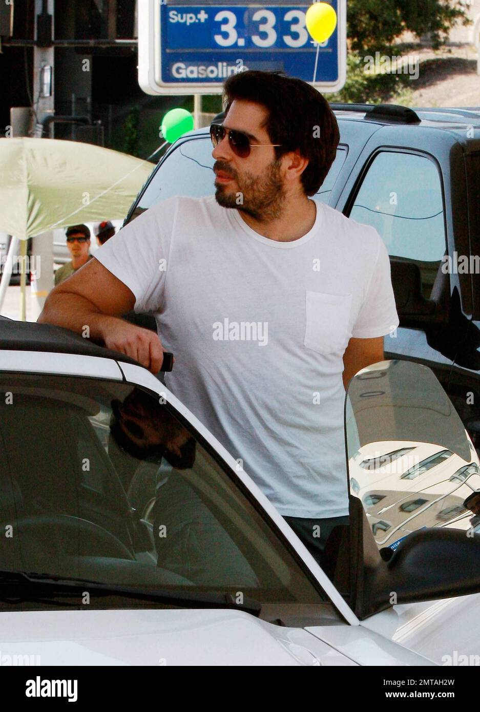 EXCLUSIVE!! Eli Roth and girlfriend Peaches Geldof stop at a Hollywood ...