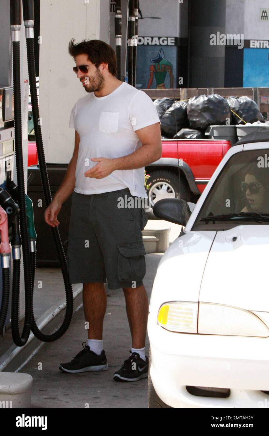 EXCLUSIVE!! Eli Roth and girlfriend Peaches Geldof stop at a Hollywood ...