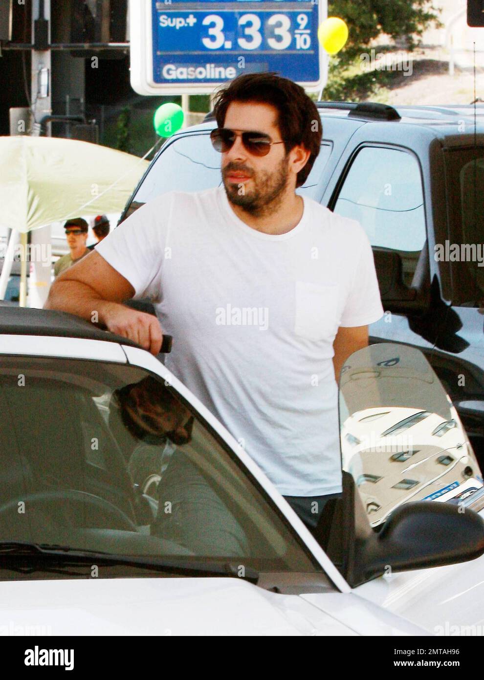 EXCLUSIVE!! Eli Roth and girlfriend Peaches Geldof stop at a Hollywood ...