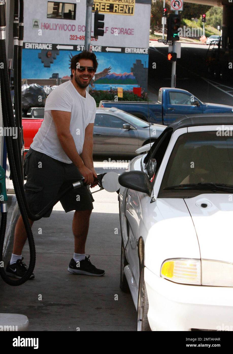 EXCLUSIVE!! Eli Roth and girlfriend Peaches Geldof stop at a Hollywood ...