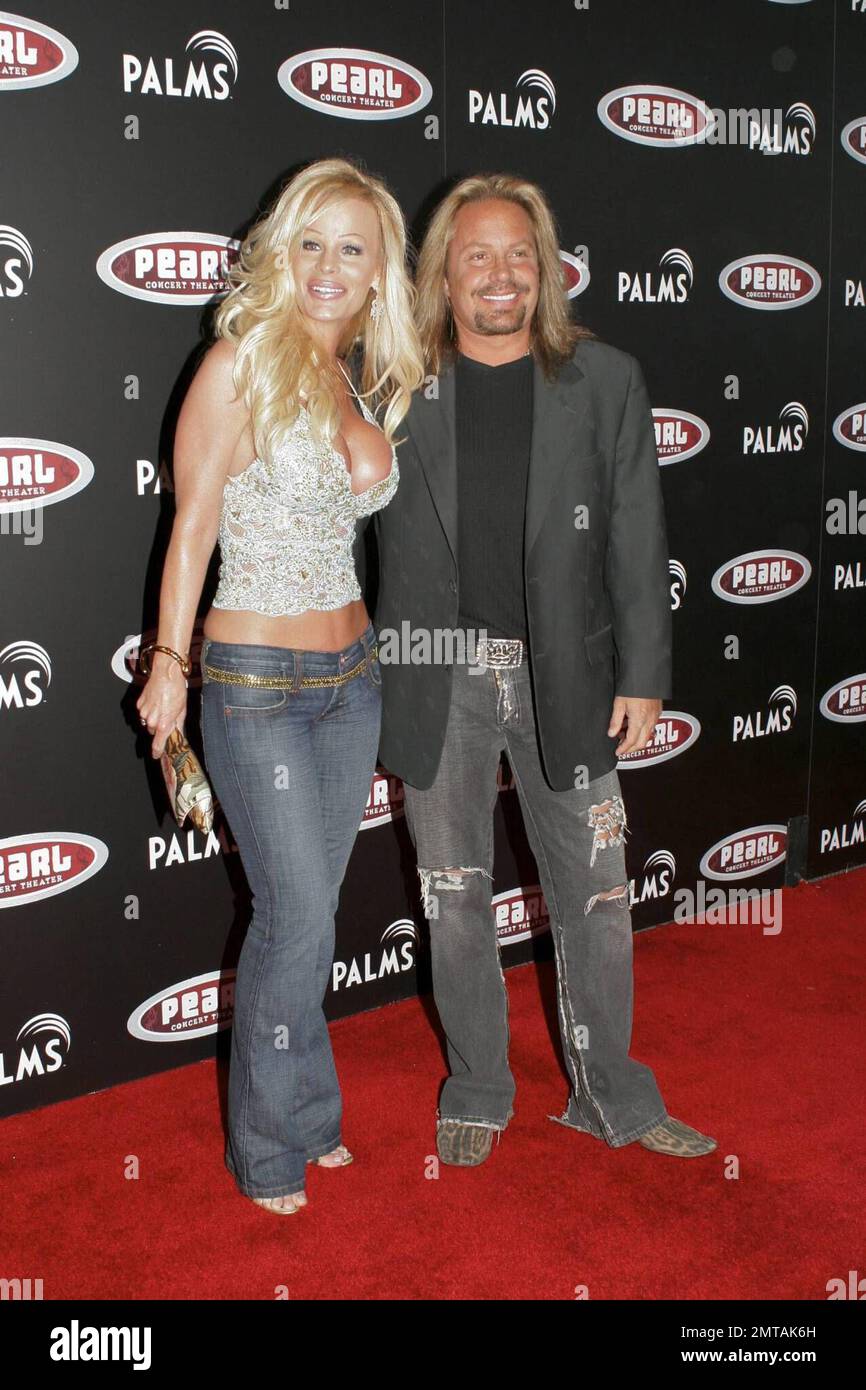 Vince Neil with wife Lia Gerardini on the red carpet for the Las Vegas ...
