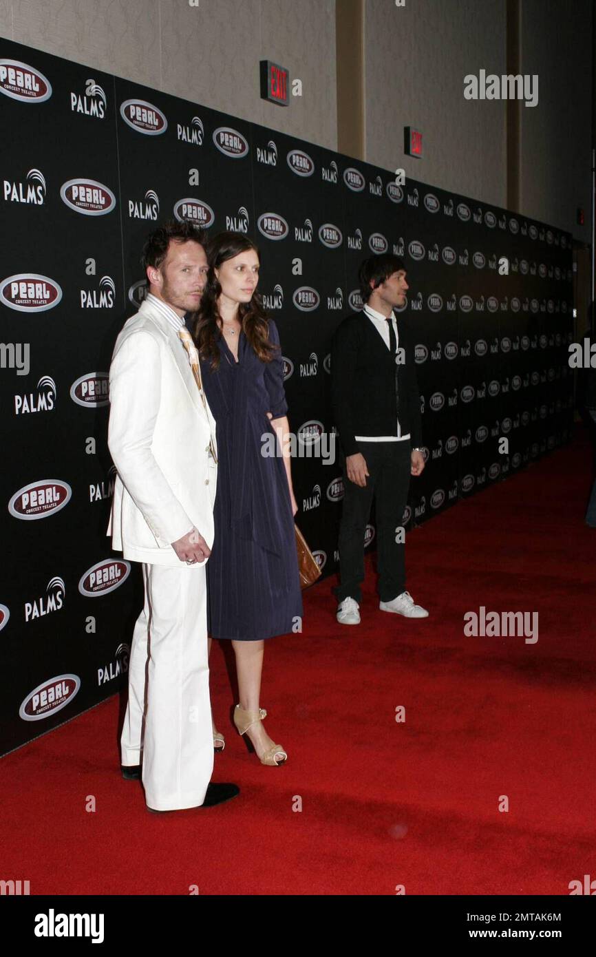 Scott Weiland with wife Mary on the red carpet for the Las Vegas Red ...