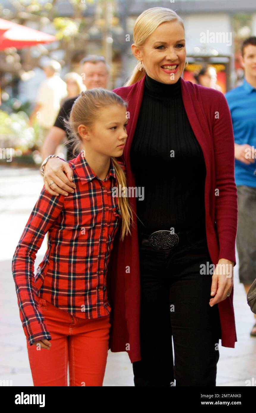 "Men of a Certain Age" star Penelope Ann Miller arrives with daughter ...