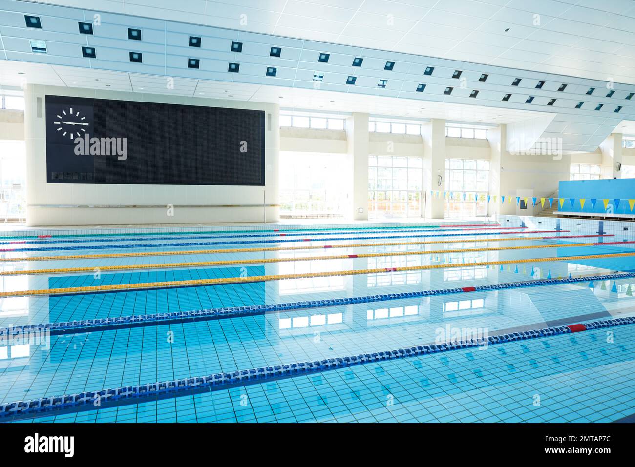 Video game indoor hi-res stock photography and images - Alamy