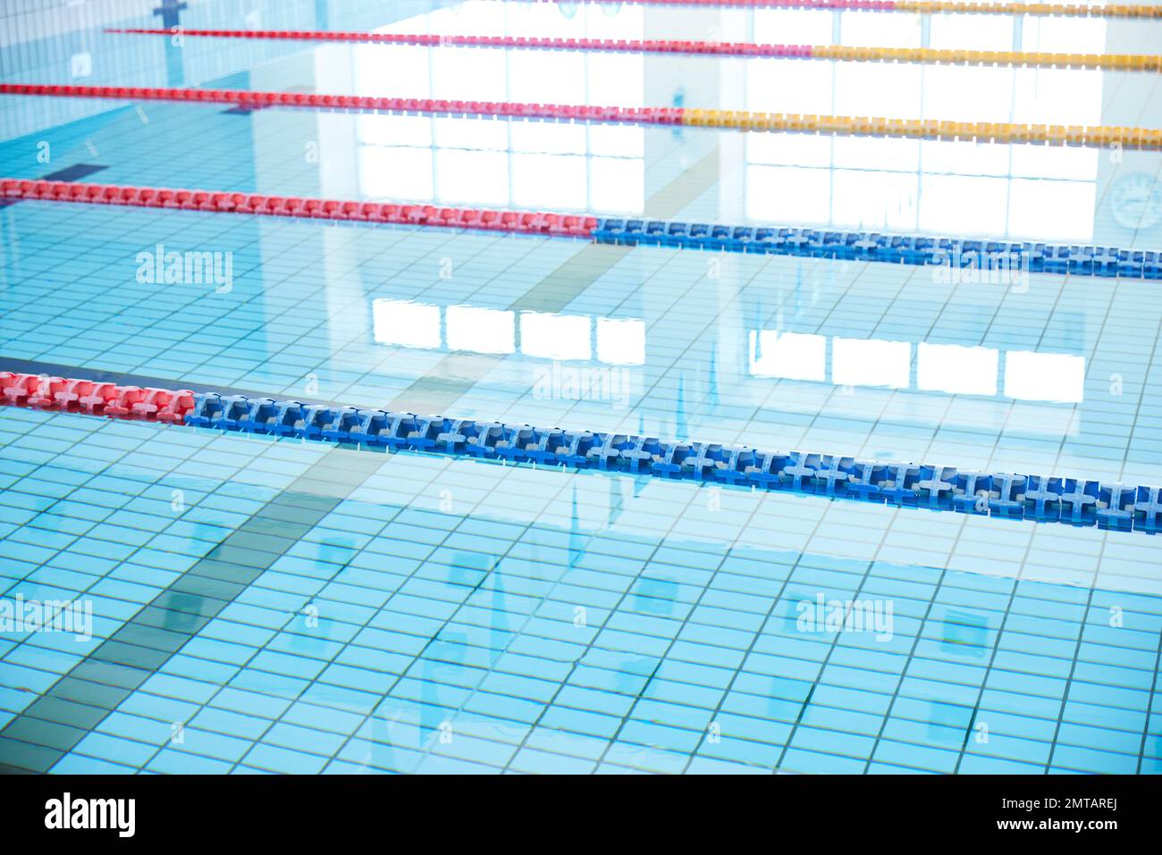 Swimming water pool competitive hi-res stock photography and images - Alamy