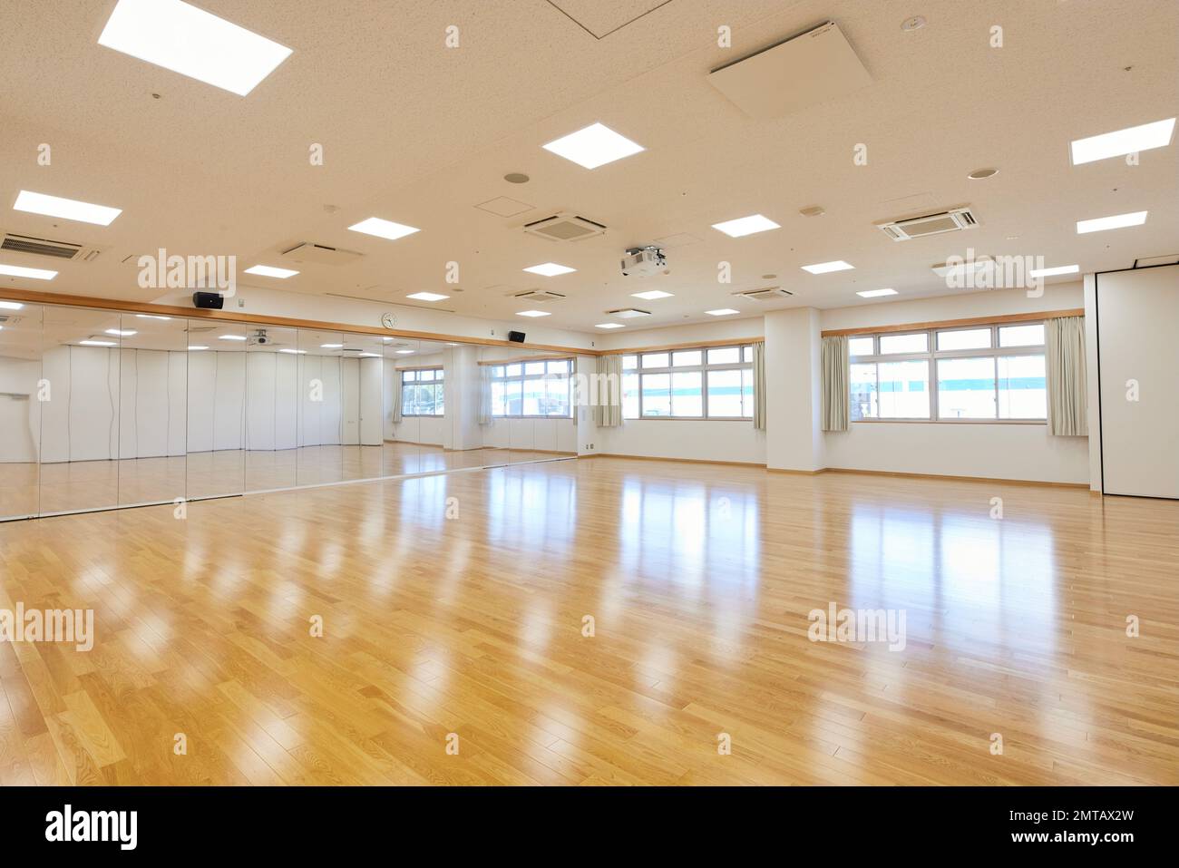 Indoor sports flooring hi-res stock photography and images - Alamy
