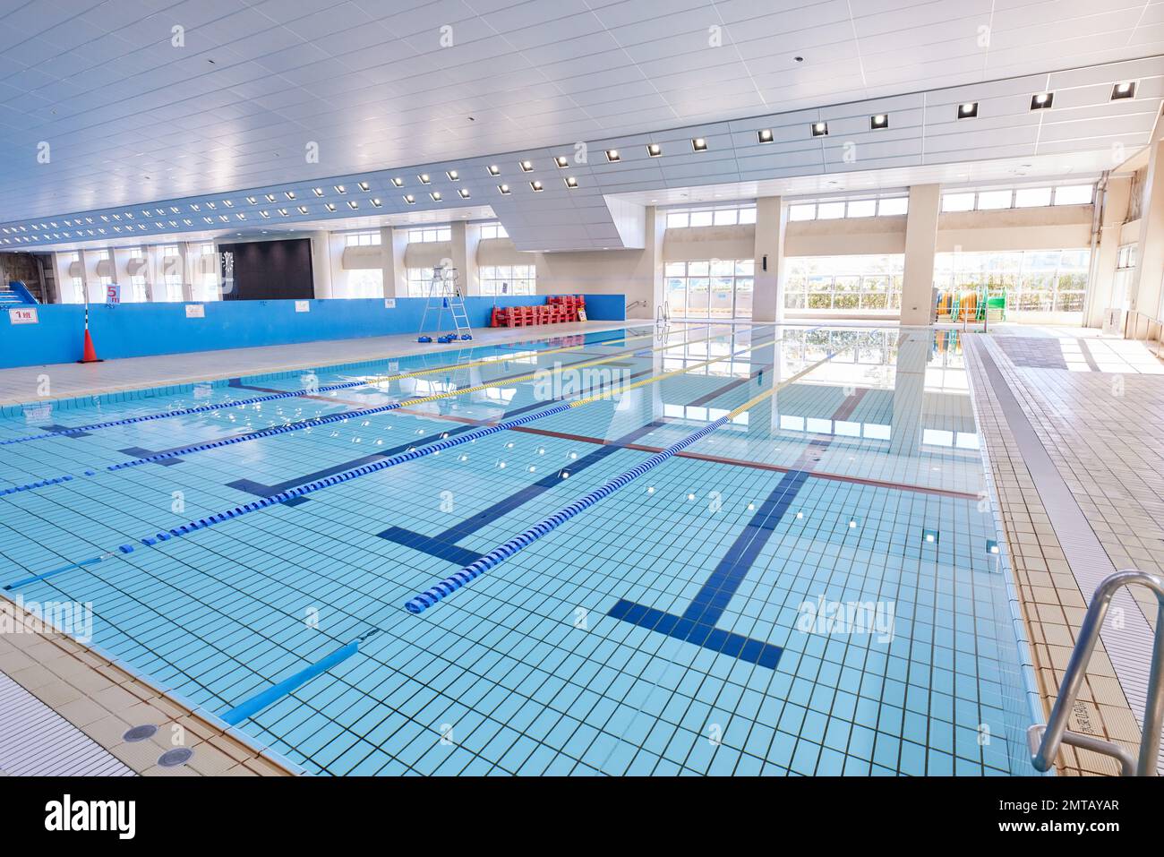 Indoor swimming pool Stock Photo - Alamy