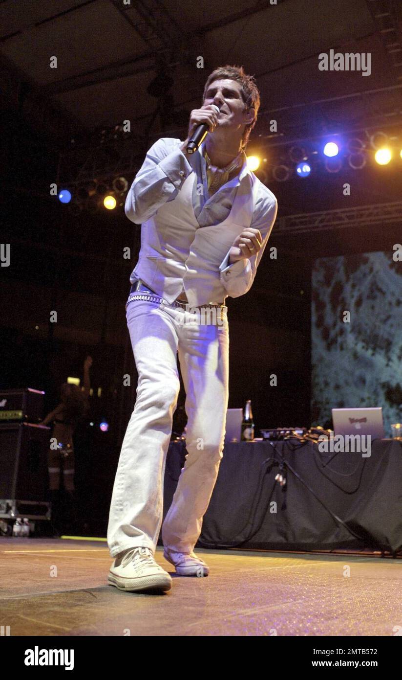 Perry Farrell rocks on stage with a bottle of wine and some special ...