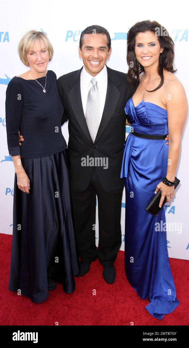 PETA president Ingrid Newkirk, Mayor Antonio Villaraigosa and Lu Parker ...