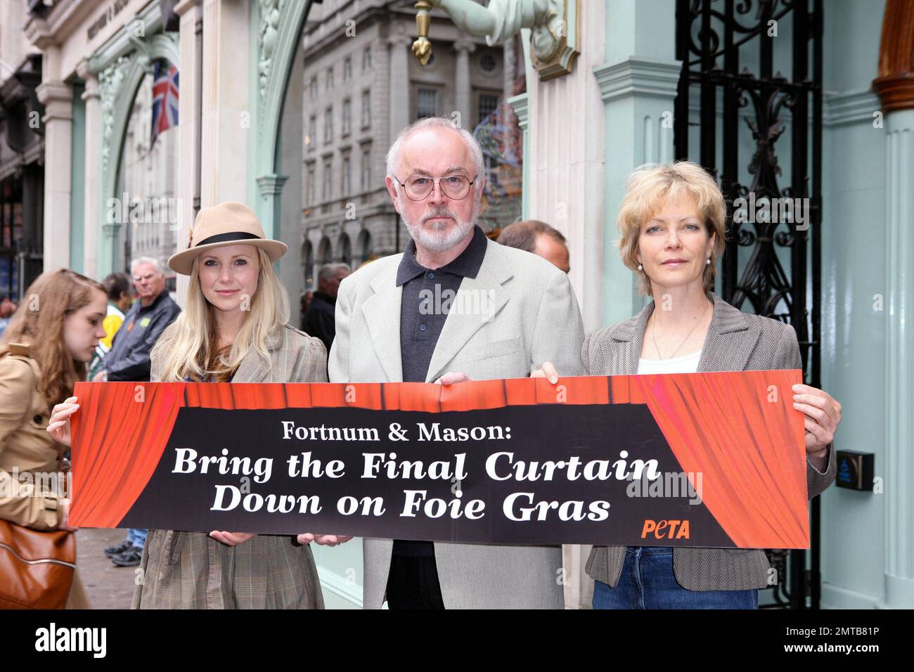 UK actors Jenny Seagrove, Peter Egan and Carley Stenson picket for PETA ...