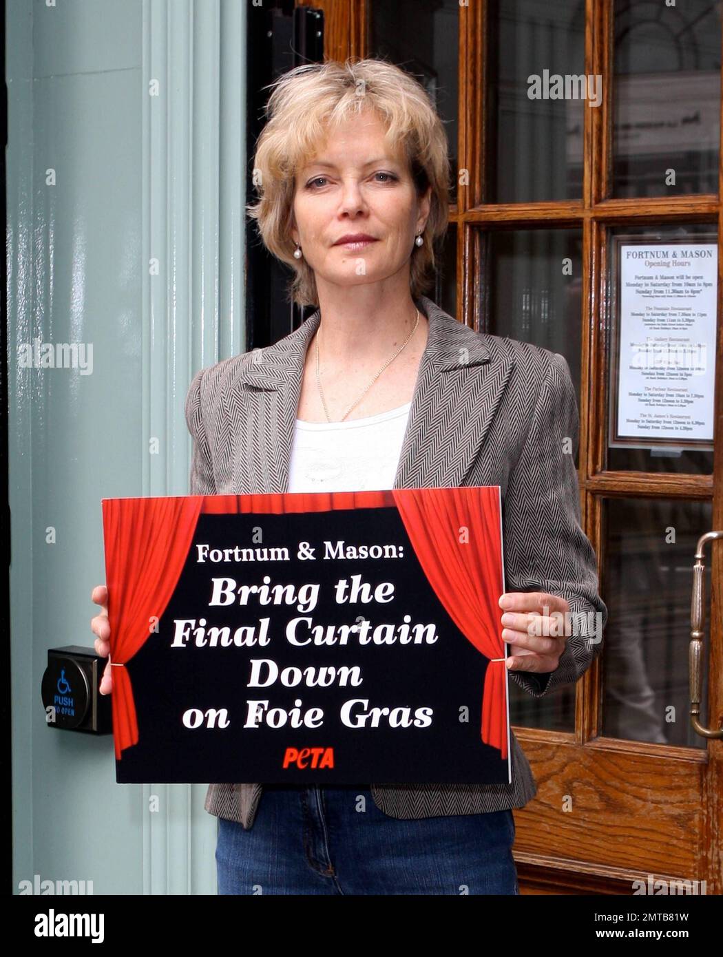 UK actors Jenny Seagrove, Peter Egan and Carley Stenson picket for PETA ...