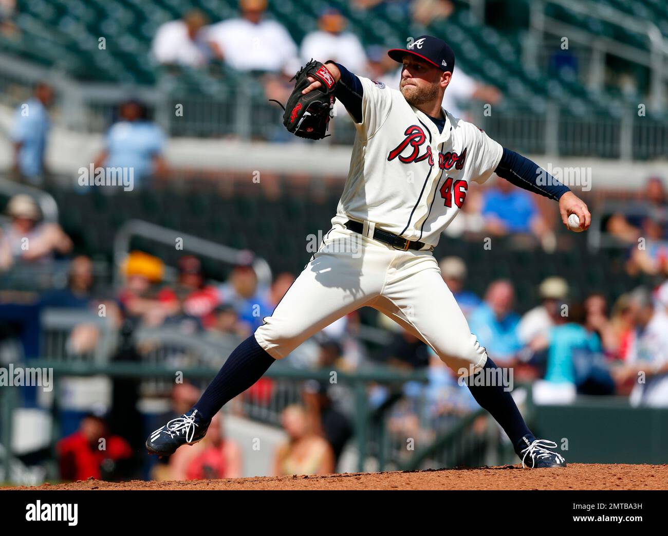 Atlanta Braves relief pitcher Ian Krol (46) pitches against the ...