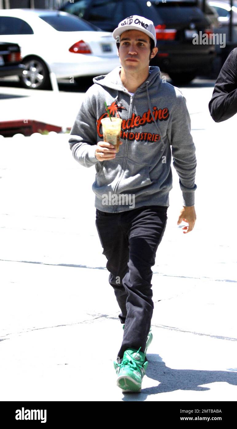 Two days after celebrating his 32nd birthday, Fall Out Boy bassist Pete ...