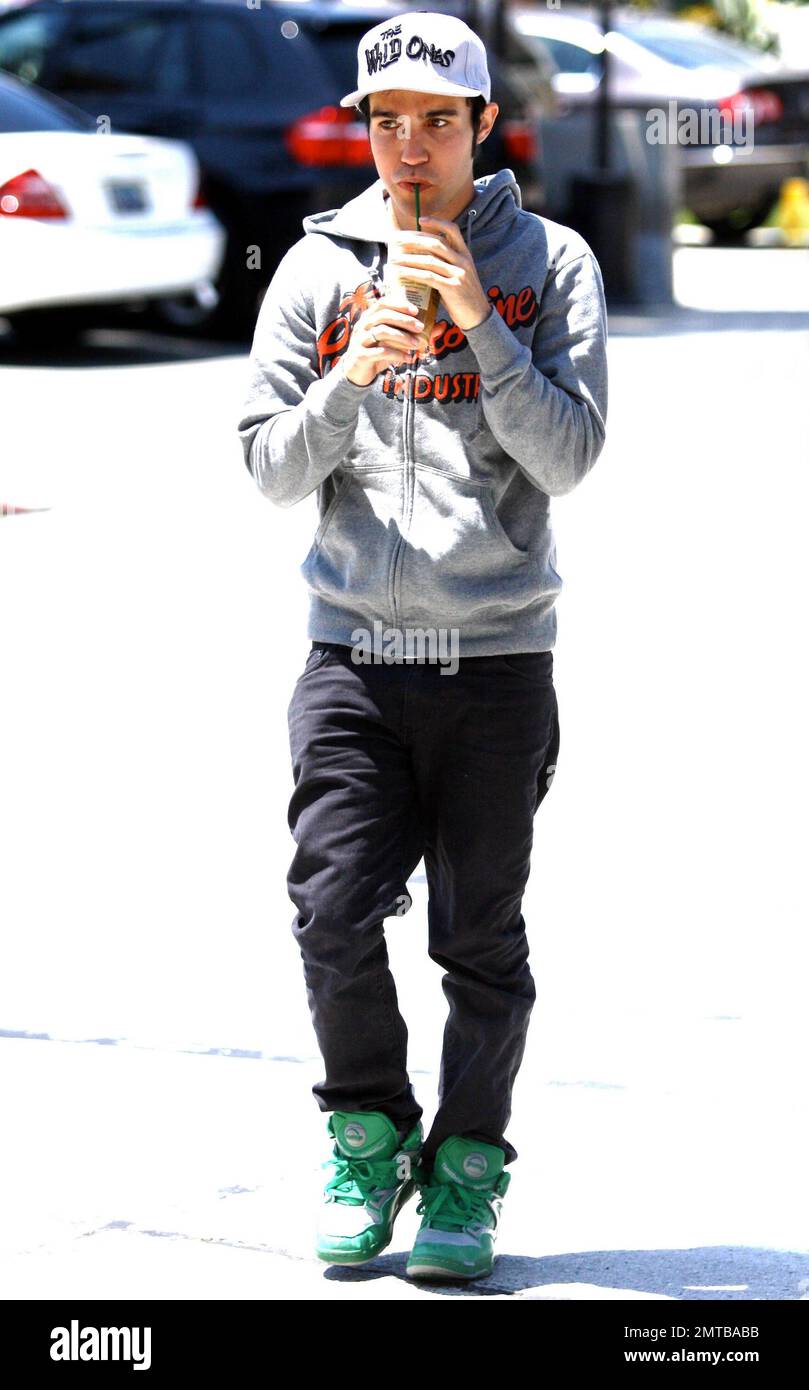 Two days after celebrating his 32nd birthday, Fall Out Boy bassist Pete ...