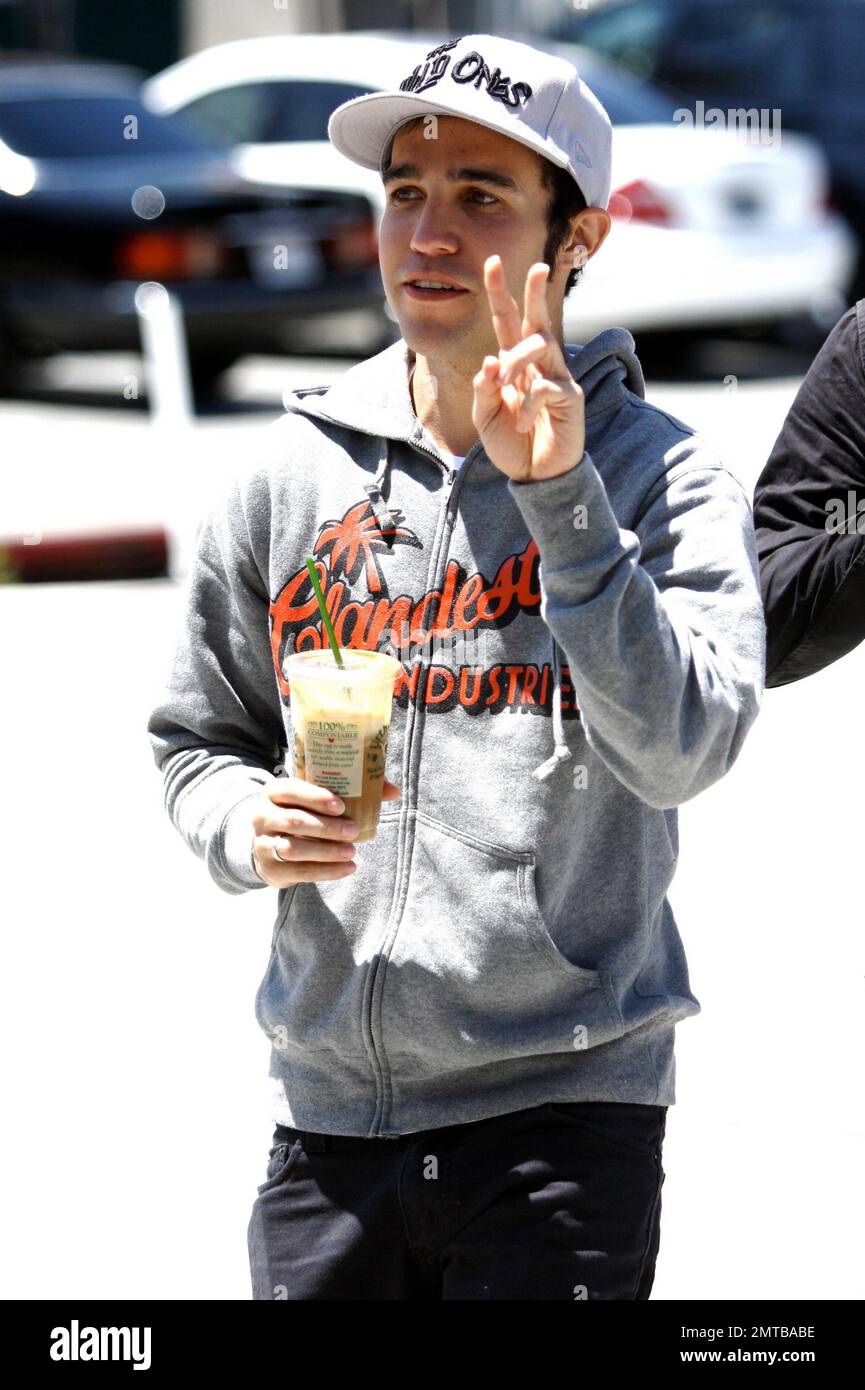 Two days after celebrating his 32nd birthday, Fall Out Boy bassist Pete ...