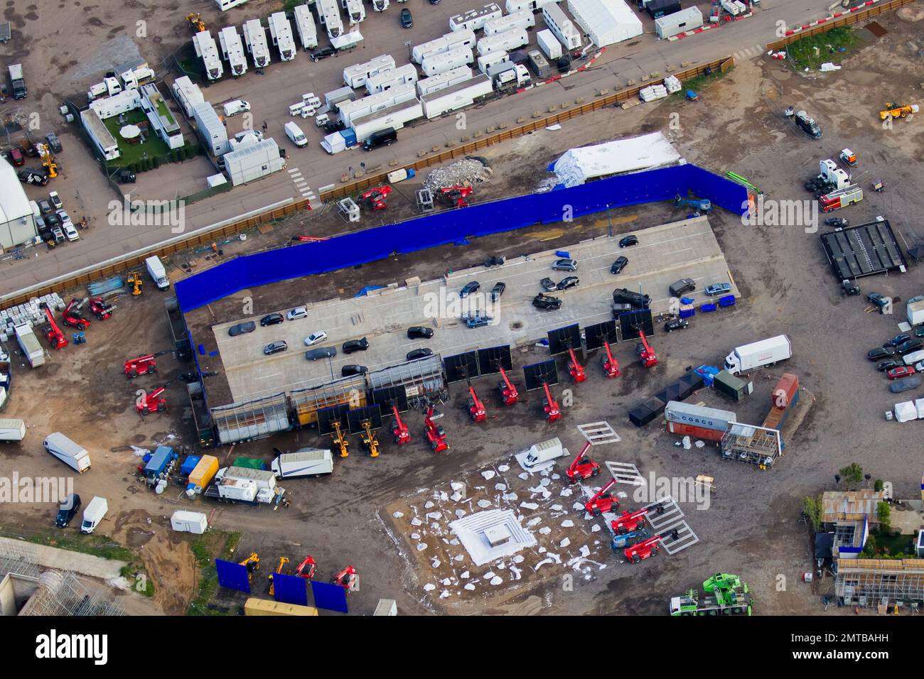 Warner bros studios view hi-res stock photography and images - Alamy