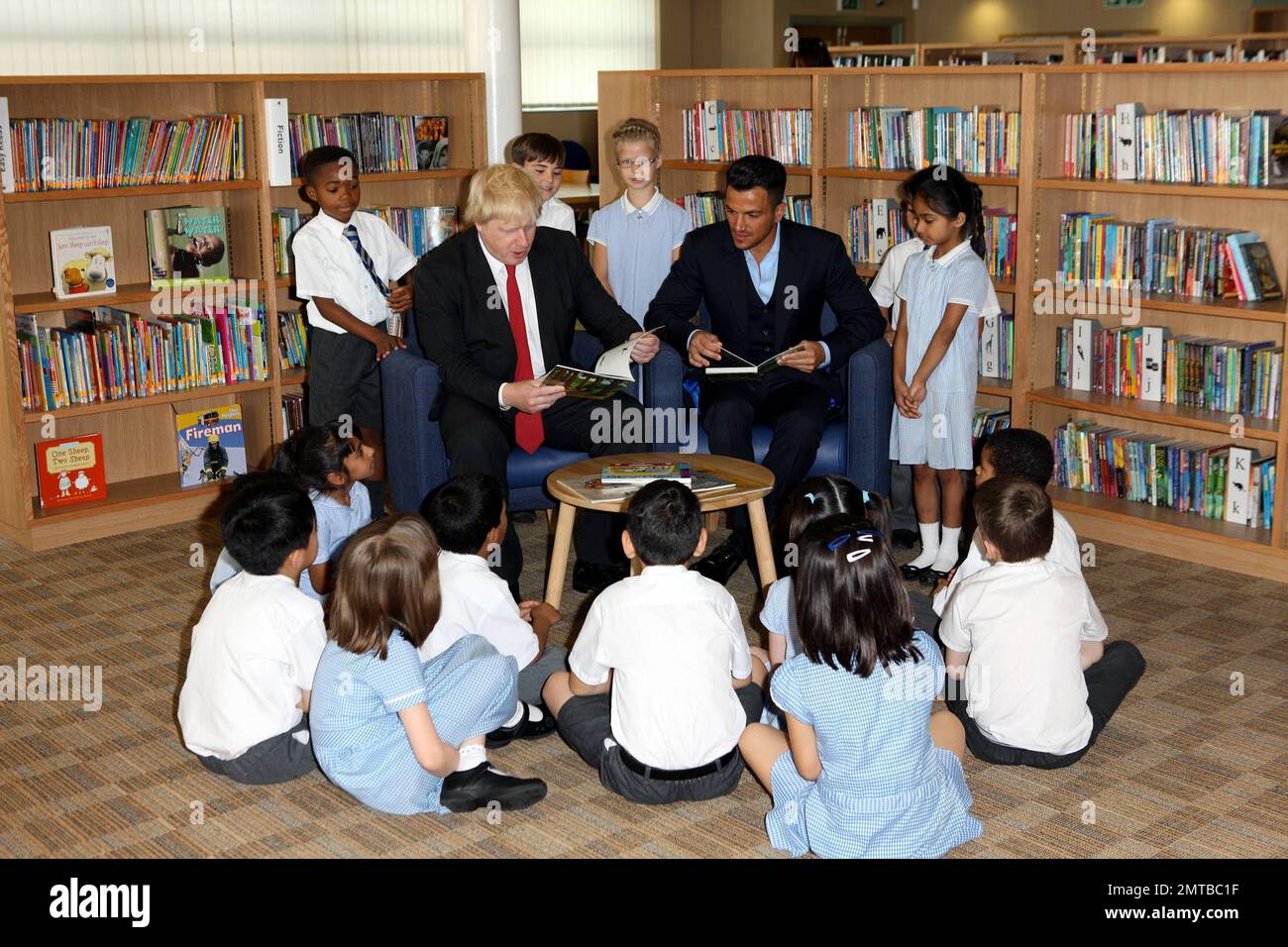 Peter Andre helps Mayor Boris Johnson recruit "Reading Ambassadors" for ...