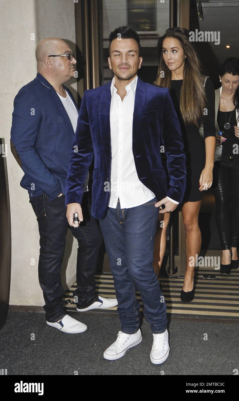 Aussie singer Peter Andre and rumored new girlfriend Emily MacDonagh ...