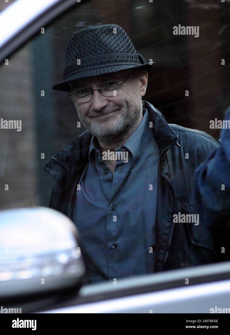 Phil collins record hi-res stock photography and images - Alamy