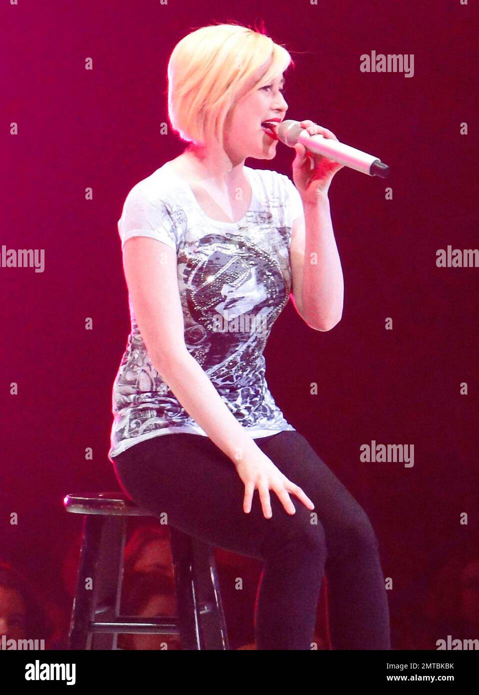 Exclusive Kellie Pickler Performs Live On Stage At The Amway Arena Opening For Pop Country