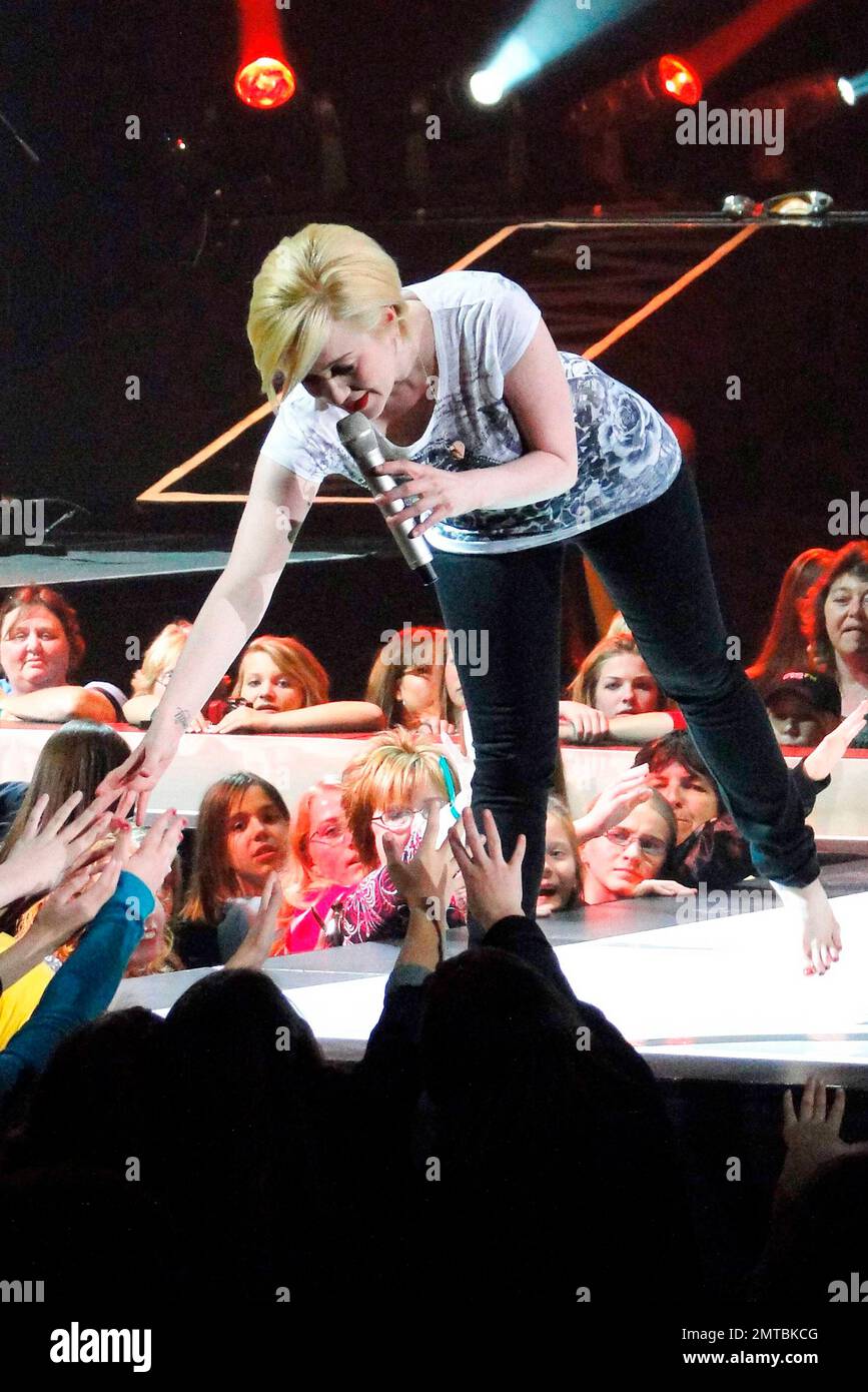 EXCLUSIVE!! Kellie Pickler performs live on stage at the Amway Arena ...