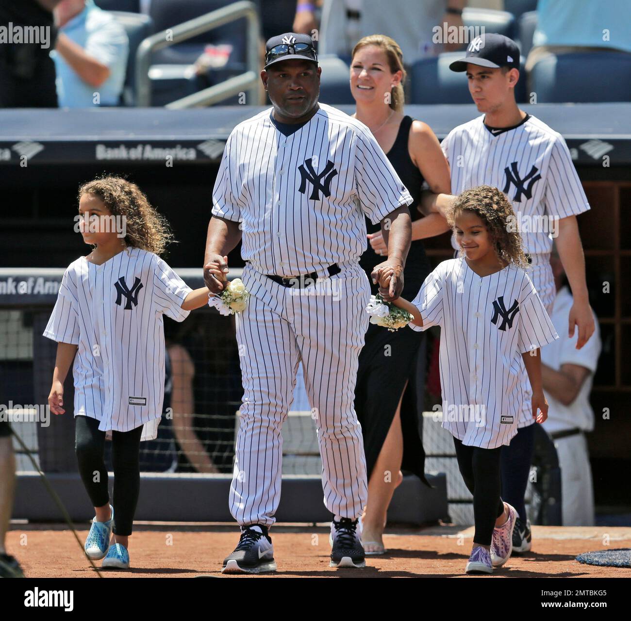 Former New York Yankees Tim Raines and his family participate in Old ...