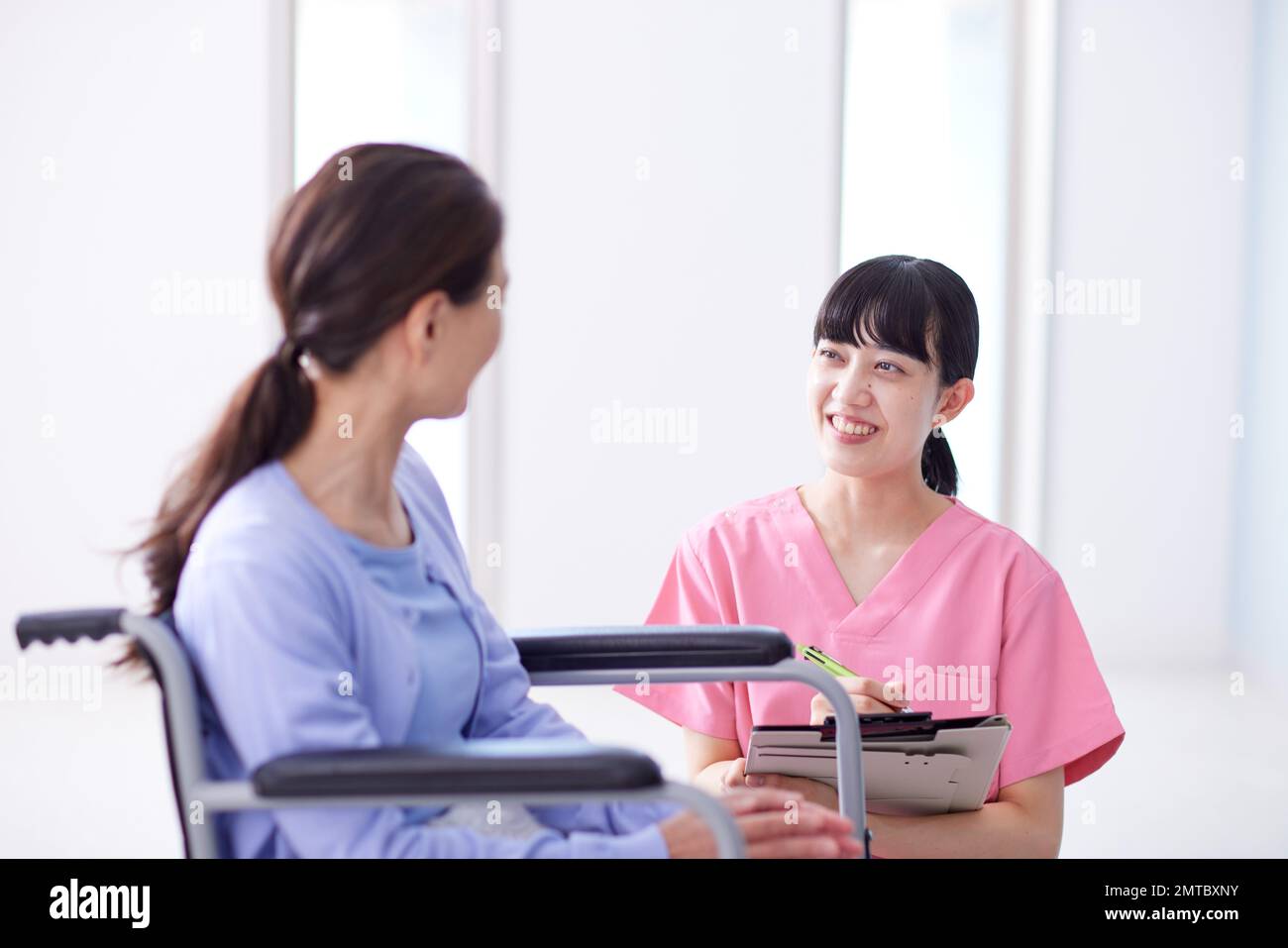 Japanese nurse patient hi-res stock photography and images - Alamy