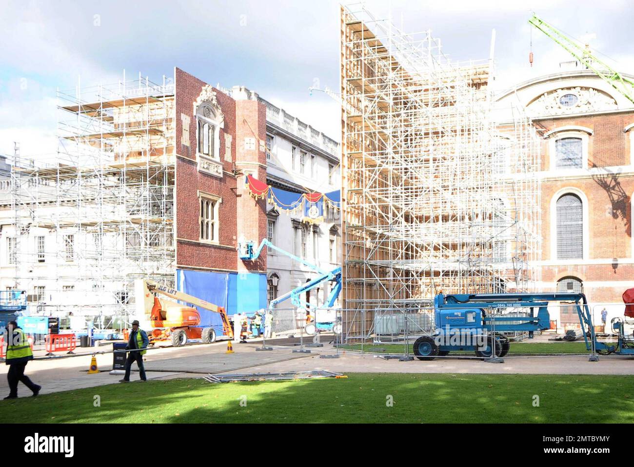 London filming locations hi-res stock photography and images - Alamy