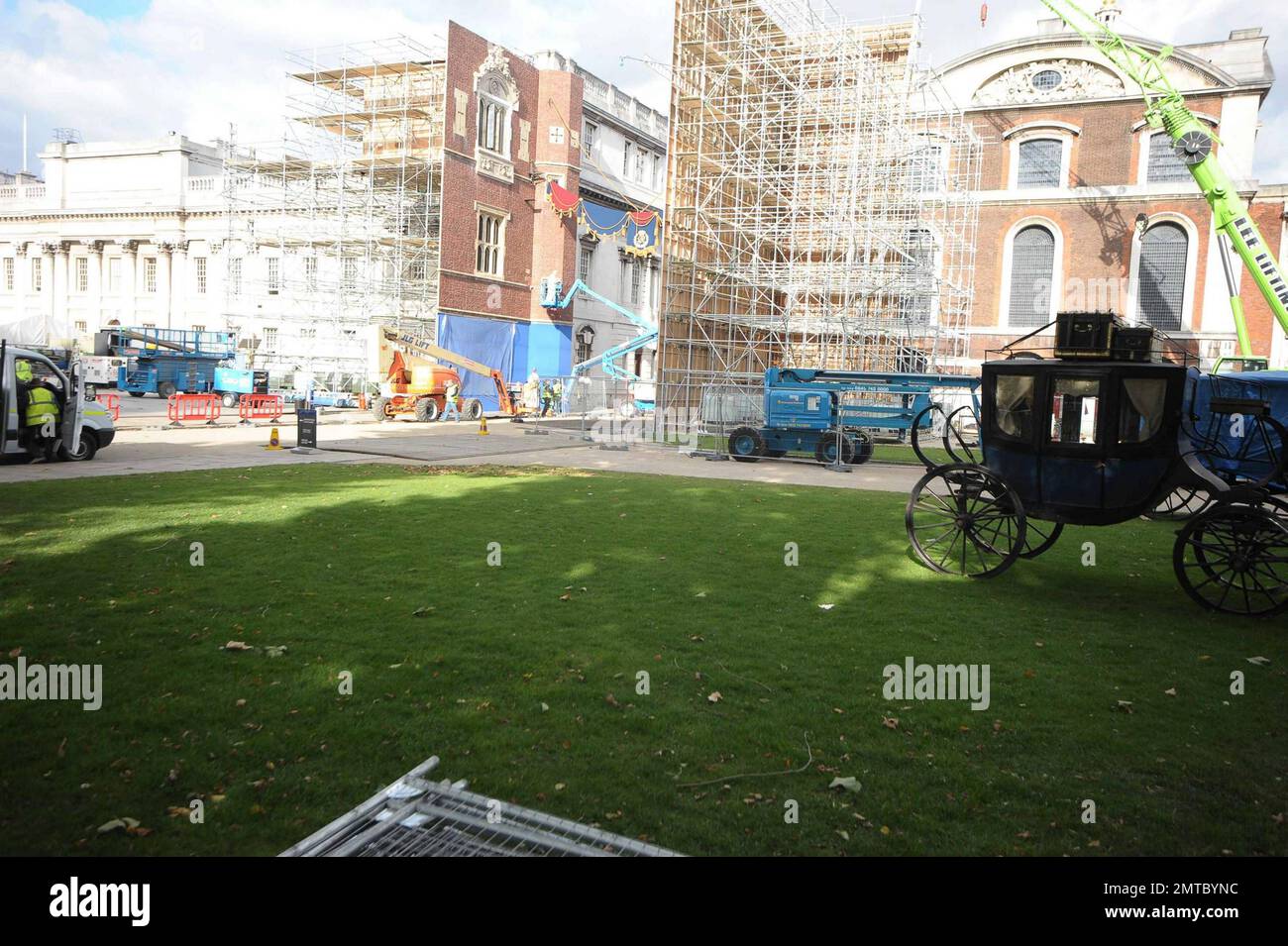 London filming locations hi-res stock photography and images - Alamy