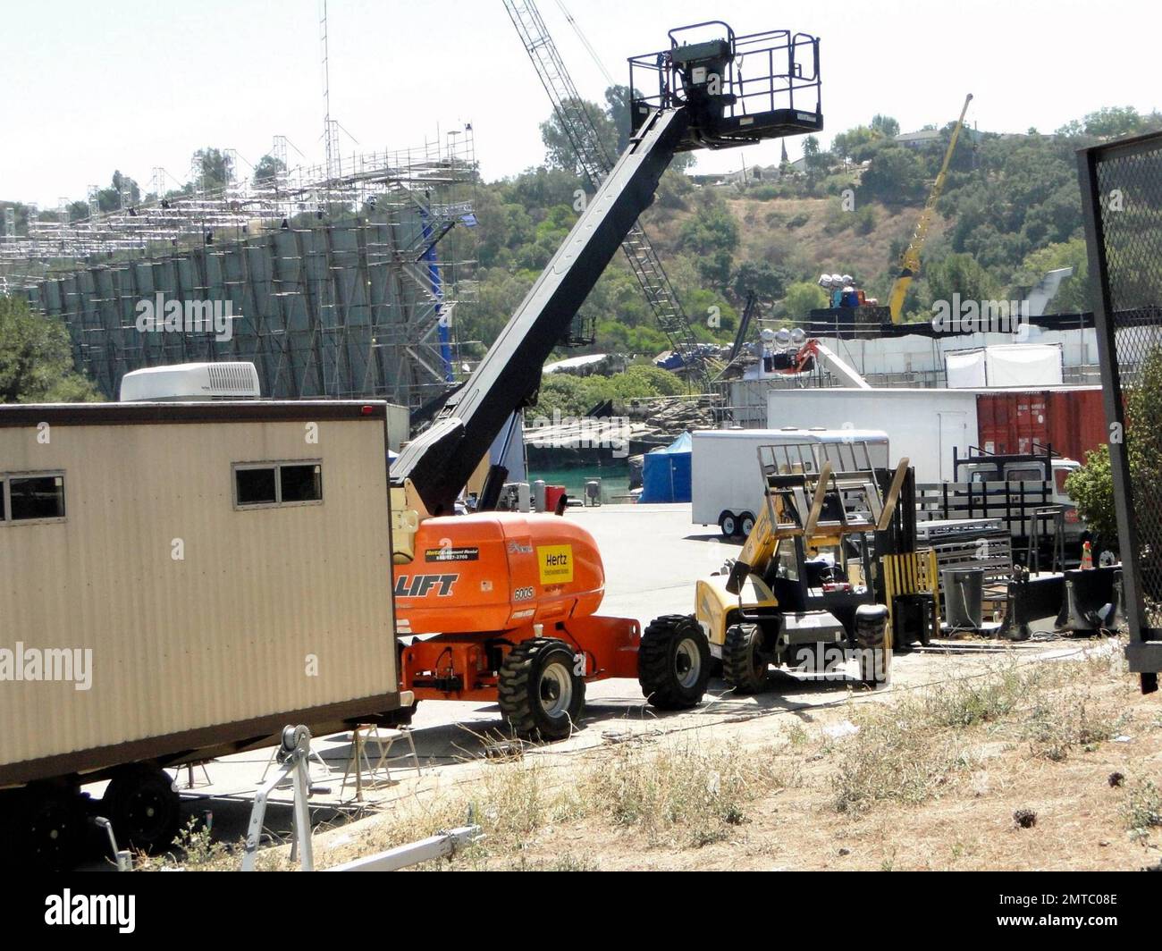 EXCLUSIVE!! This is the set of the new film "Pirates of the Caribbean ...