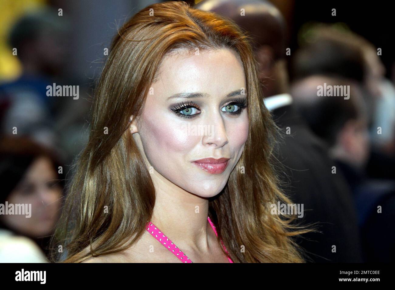 Una Healey at the premiere of "Pirates of the Caribbean: On Stranger ...
