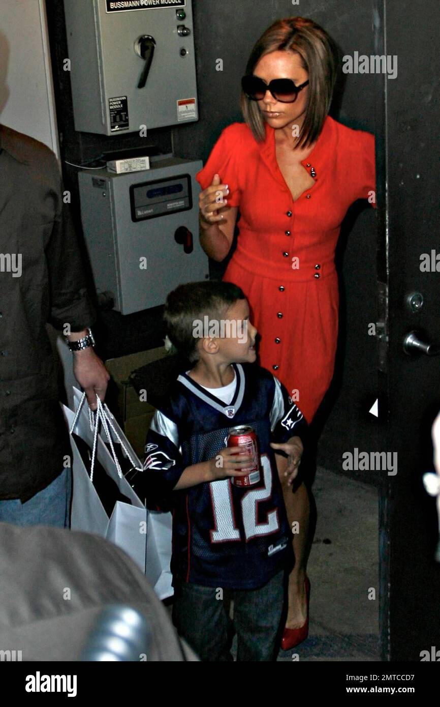 Victoria Beckham and her Pal Eva Longoria shop together at Dolce ...