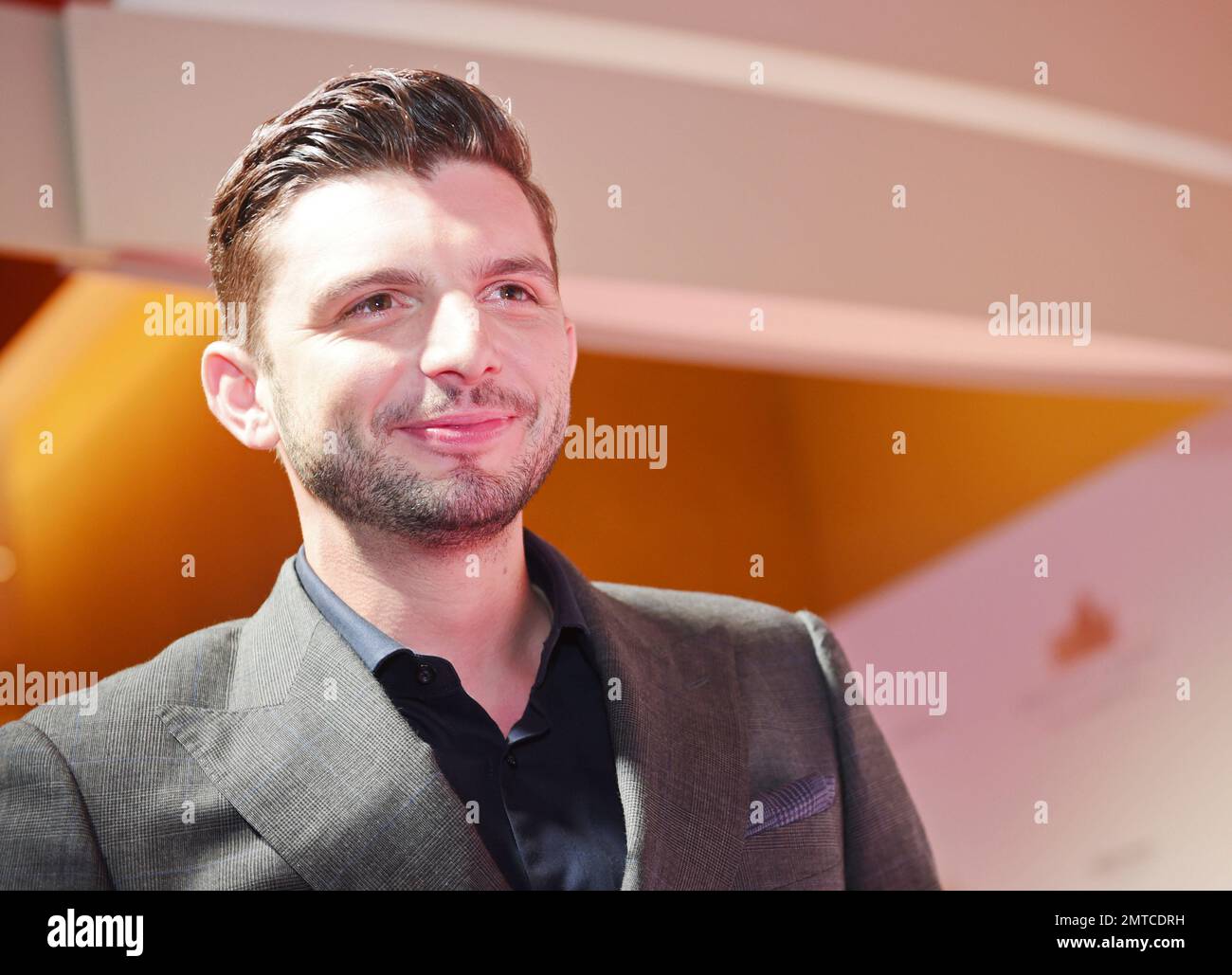 British actor Michael Fox and star of Downton Abbey on the red carpet ...