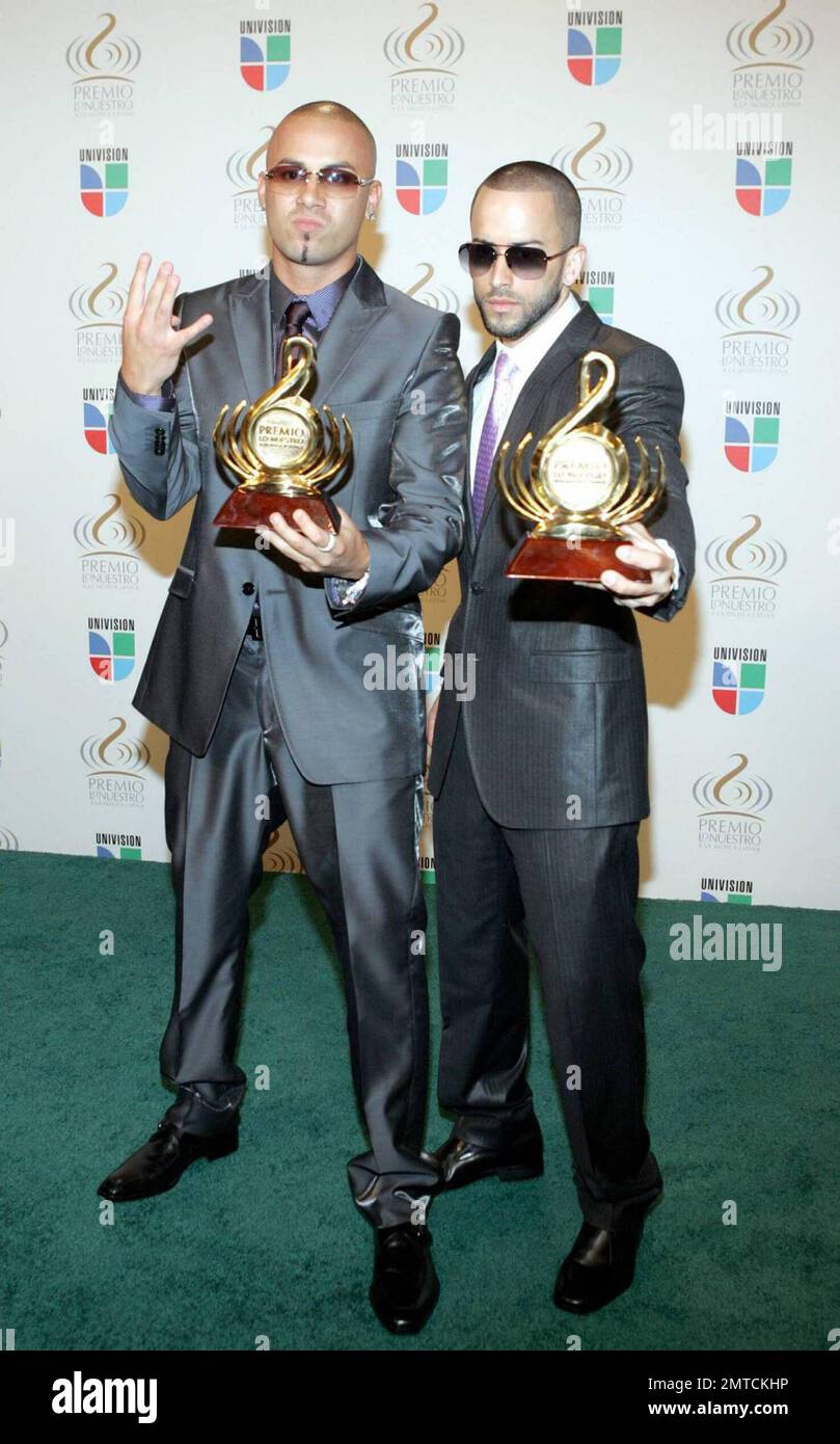 Wisin Y Yandel Logo