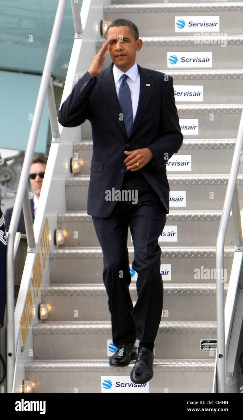 President Barack Obama lands at LAX in Airforce One and wastes no time ...