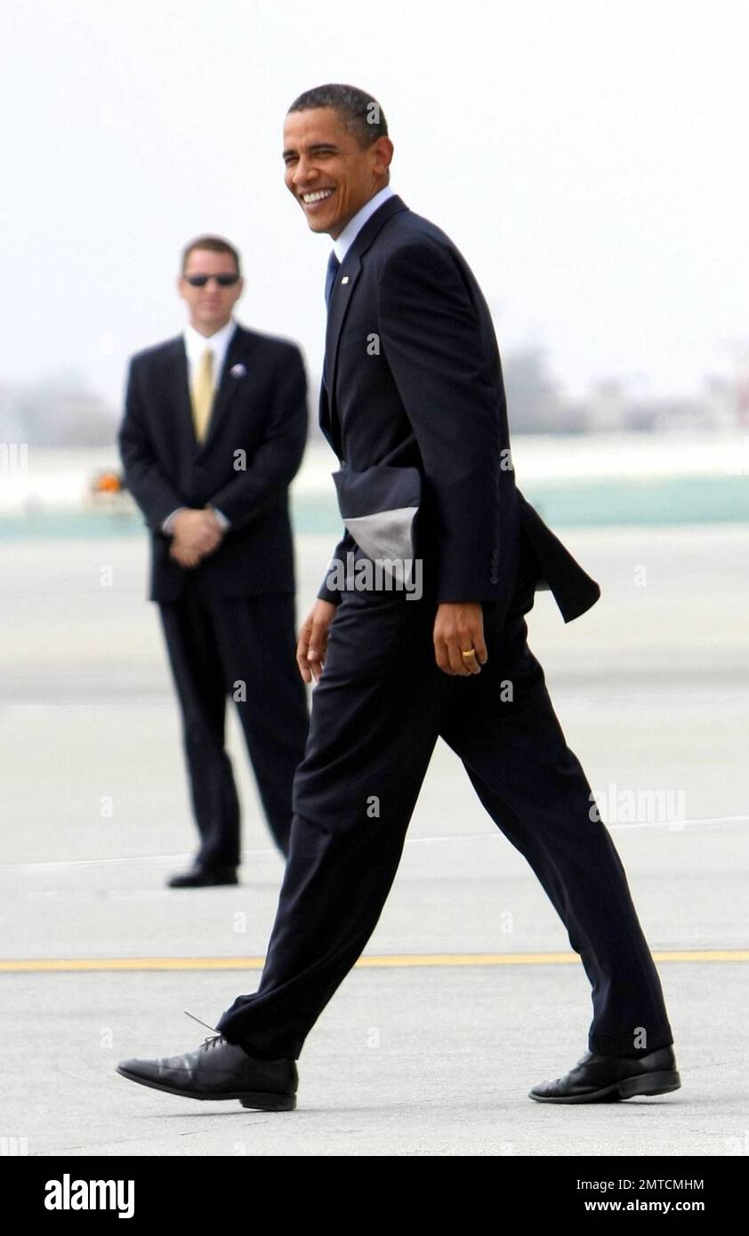 President Barack Obama lands at LAX in Airforce One and wastes no time ...