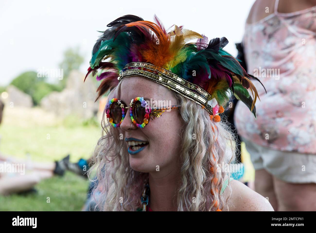 Festival goers arrive for the Glastonbury music festival at Worthy Farm ...