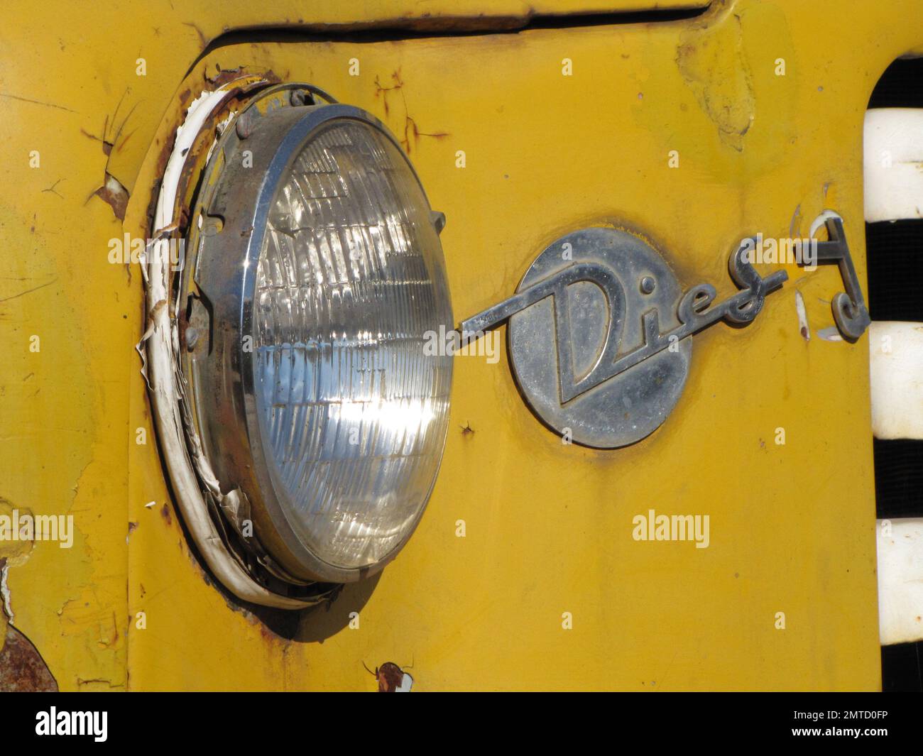 Yellow beam hi-res stock photography and images - Alamy