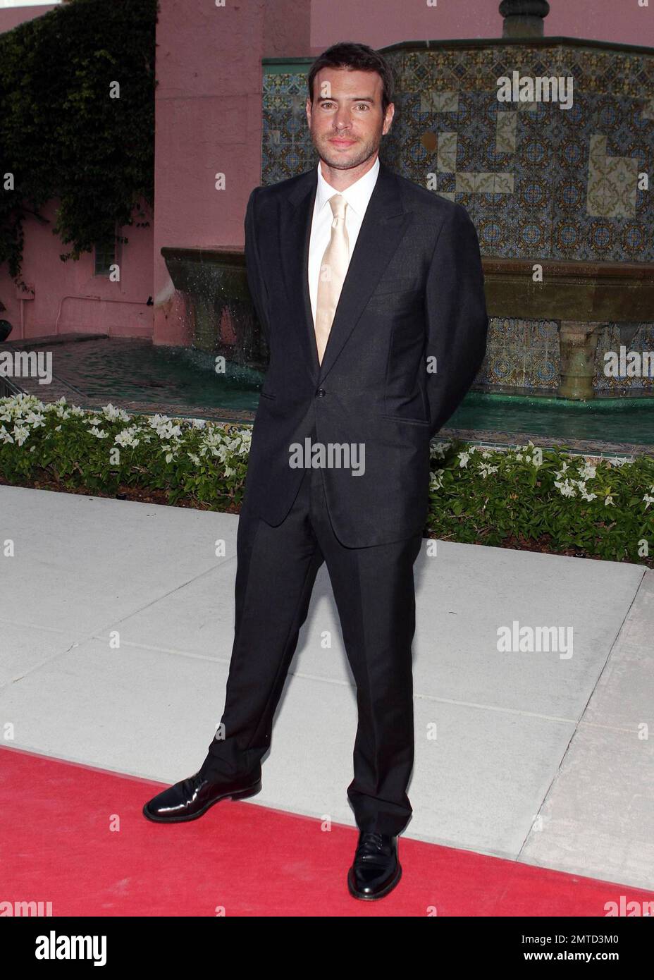 After a day of playing tennis actor Scott Foley appears on the red ...