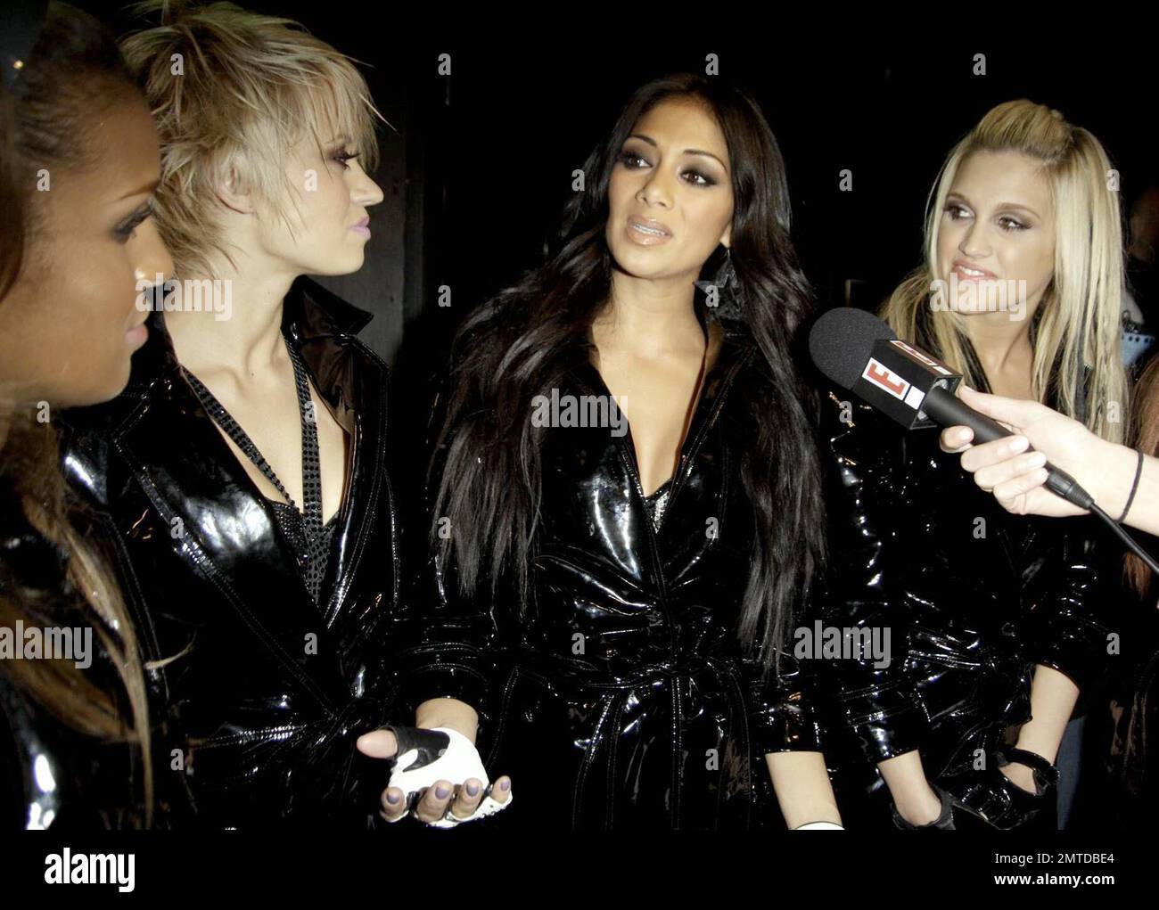 The Pussycat Dolls Nicole Scherzinger, Ashley Roberts, Jessica Sutta ...