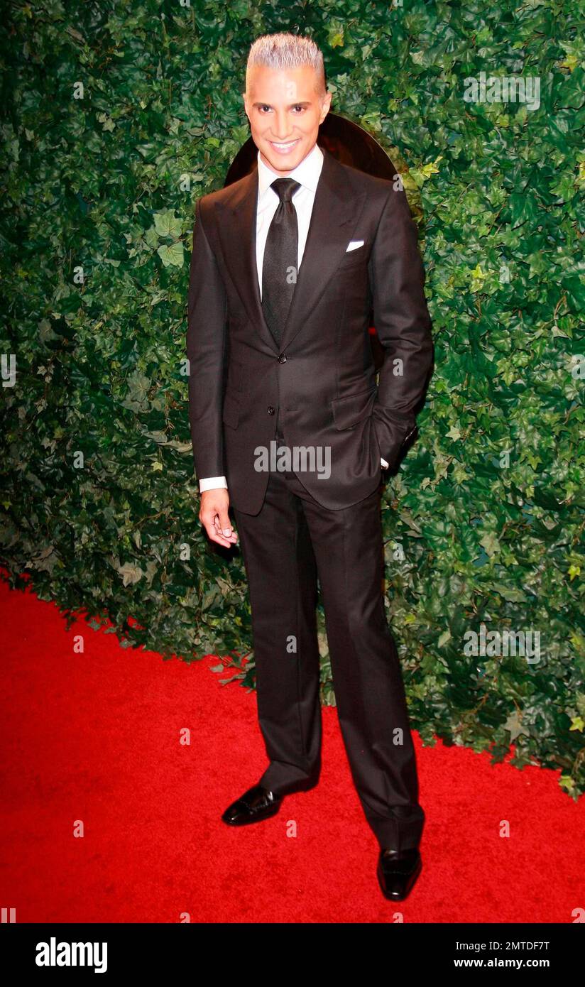 Jay Manuel walks the red carpet at the QVC Red Carpet Style celebration ...