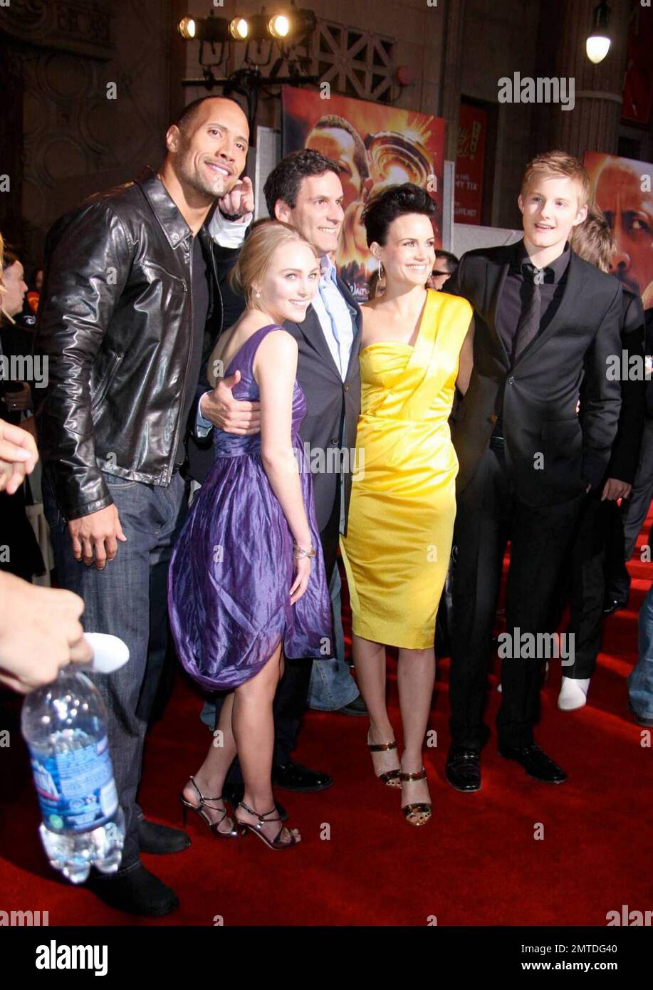 Dwayne "The Rock" Johnson, AnnaSophia Robb, Carla Gugino and Alexander ...
