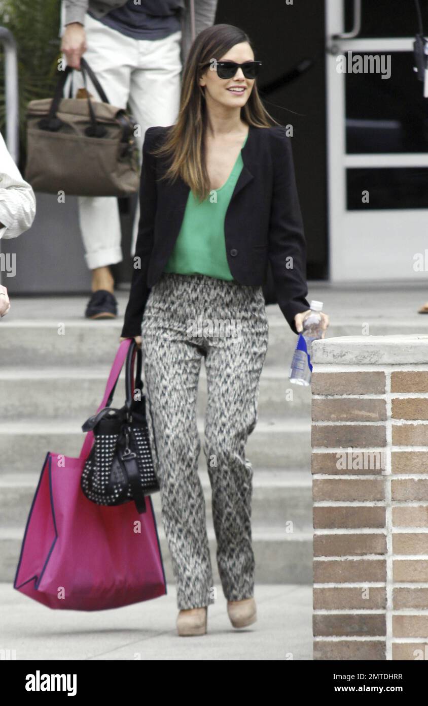 EXCLUSIVE!! Actress Rachel Bilson leaves the "Chelsea Lately" studios ...