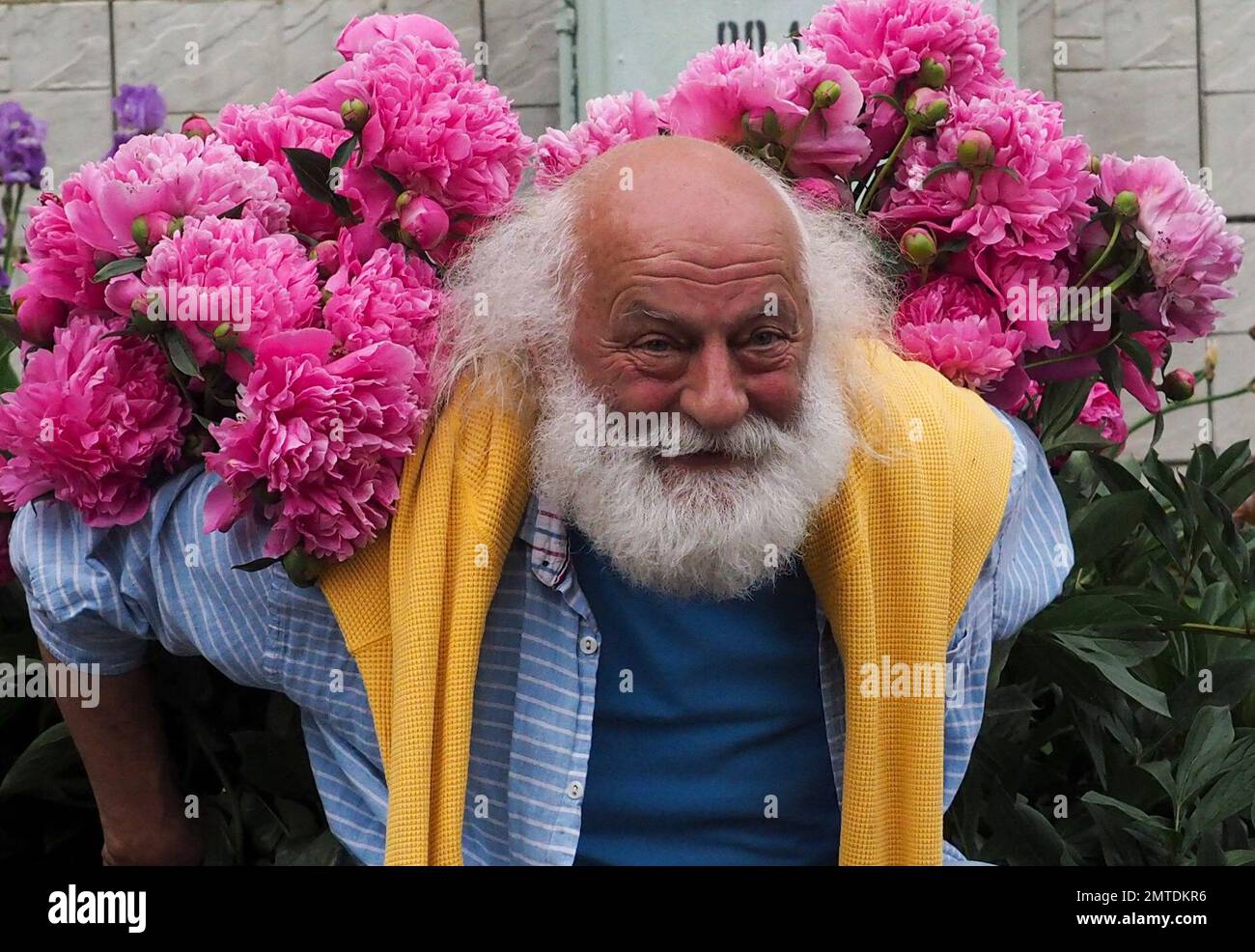 Russian clown Slava Polunin meets with his classmates and local ...