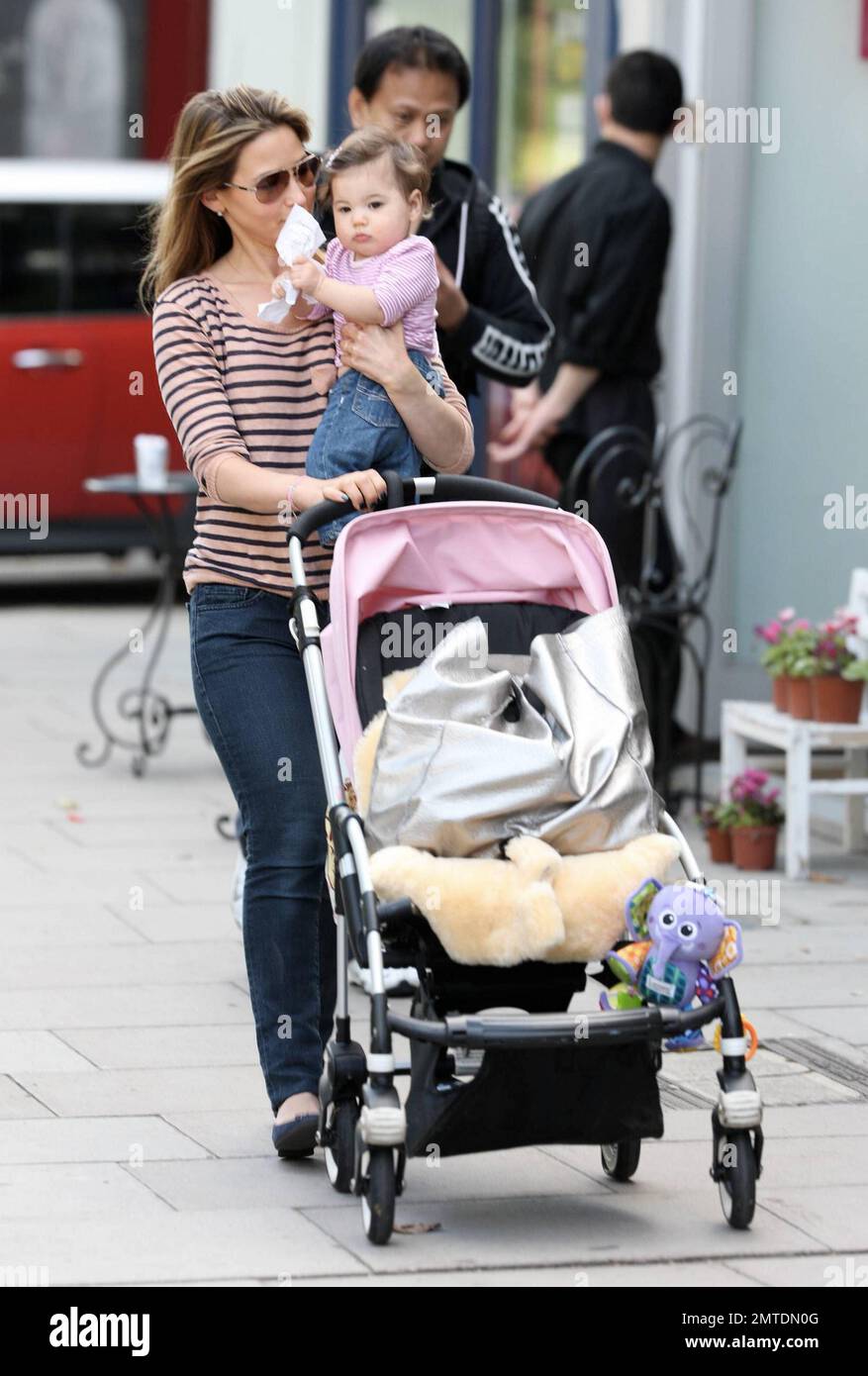 Singer, actress Rachel Stevens takes daughter Amelie, 9 months, out for ...