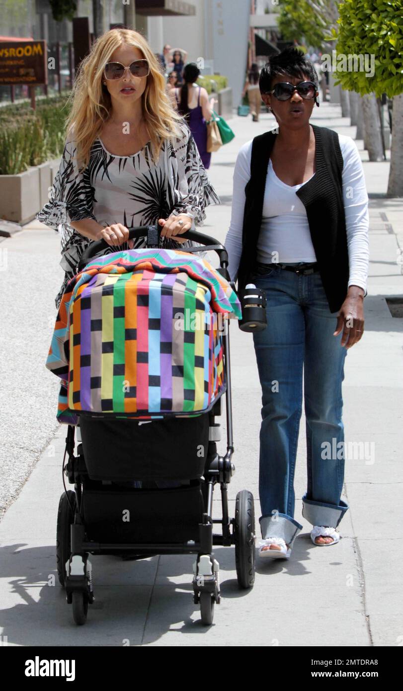 EXCLUSIVE!! Celebrity stylist Rachel Zoe gets in some shopping along ...