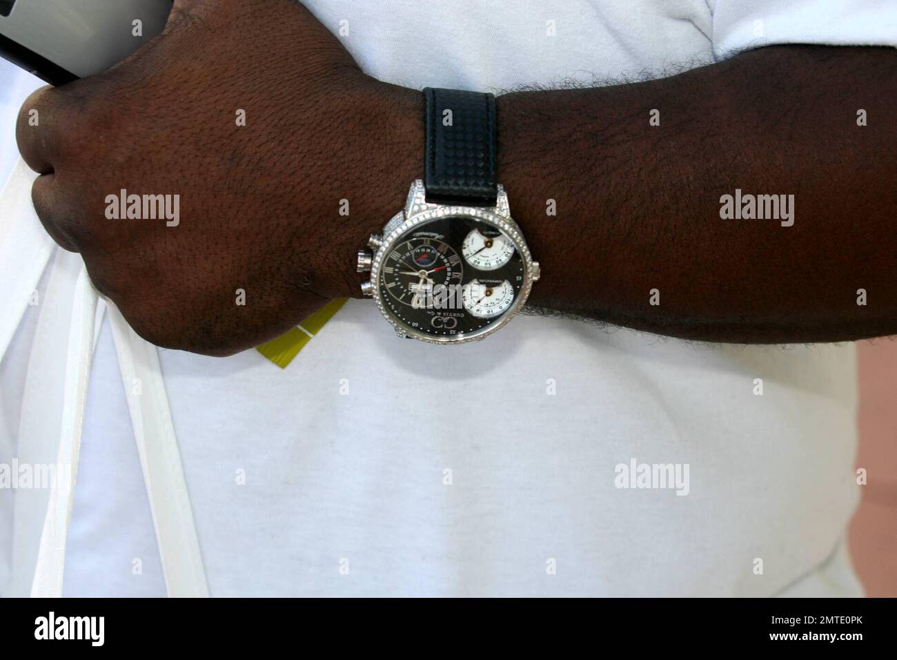 Exclusive!! Randy Jackson shows off some serious bling as he poses for ...