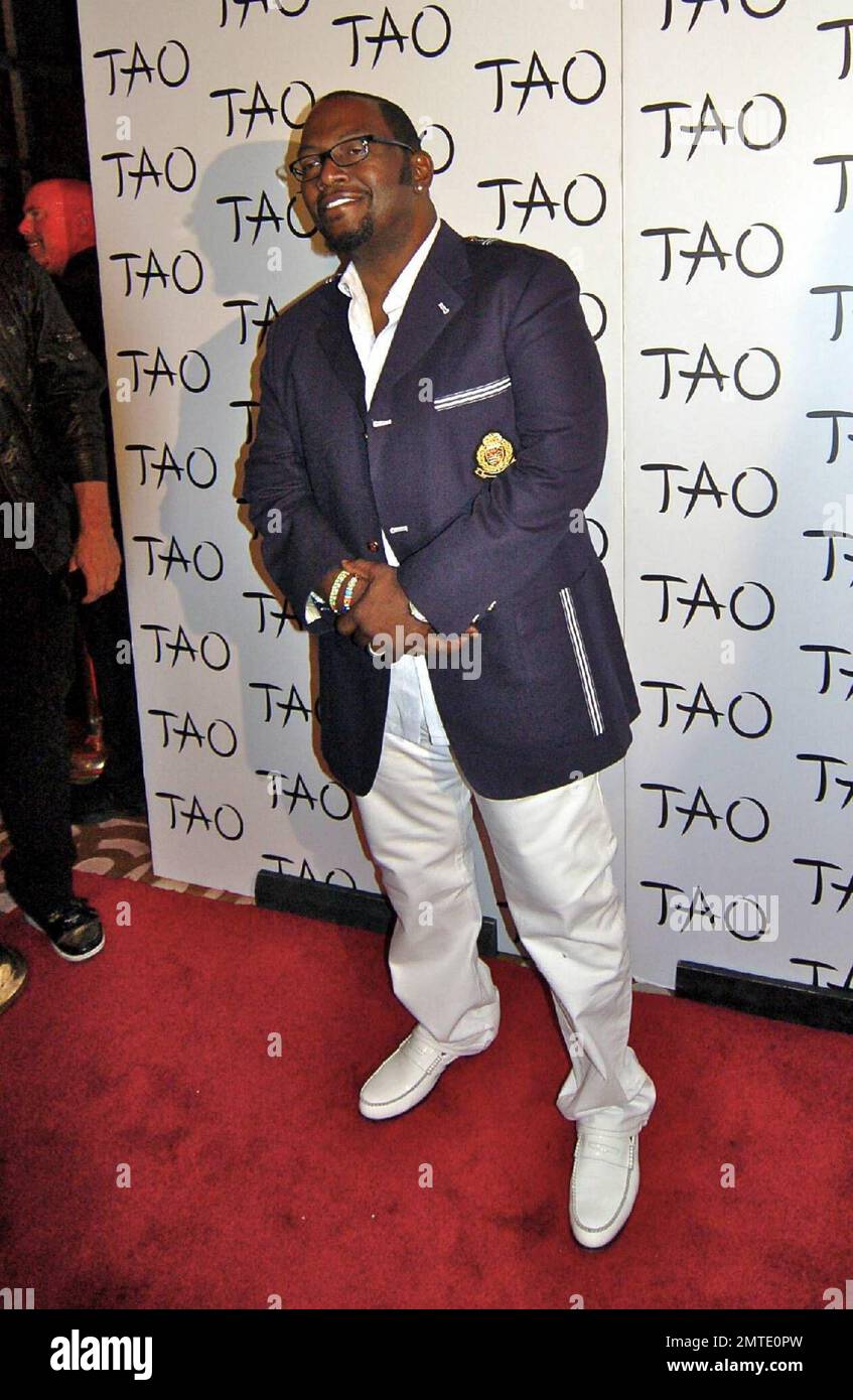 Randy Jackson poses on the red carpet with his wife at his birthday ...