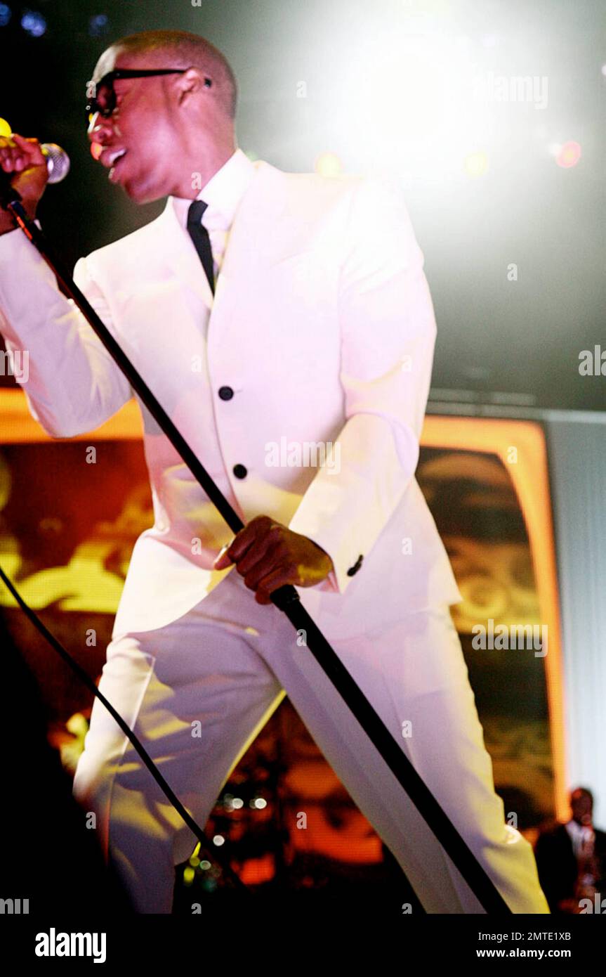 American R&B singer and record producer Raphael Saadiq looks sharp in a ...